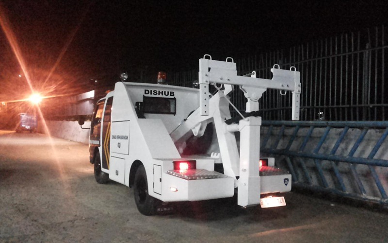 Harga Truk Derek Double Cabin Sistem Pengangkat Roda (Wheel Lift ...