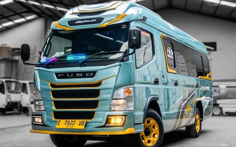 Harga Microbus 4 Roda Mitsubishi Fuso Canter Buatan Karoseri Hartono Putra